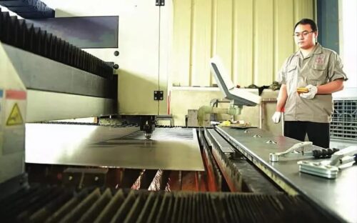 How To Operate The Laser Cutting Machine Safely - BuyCNC